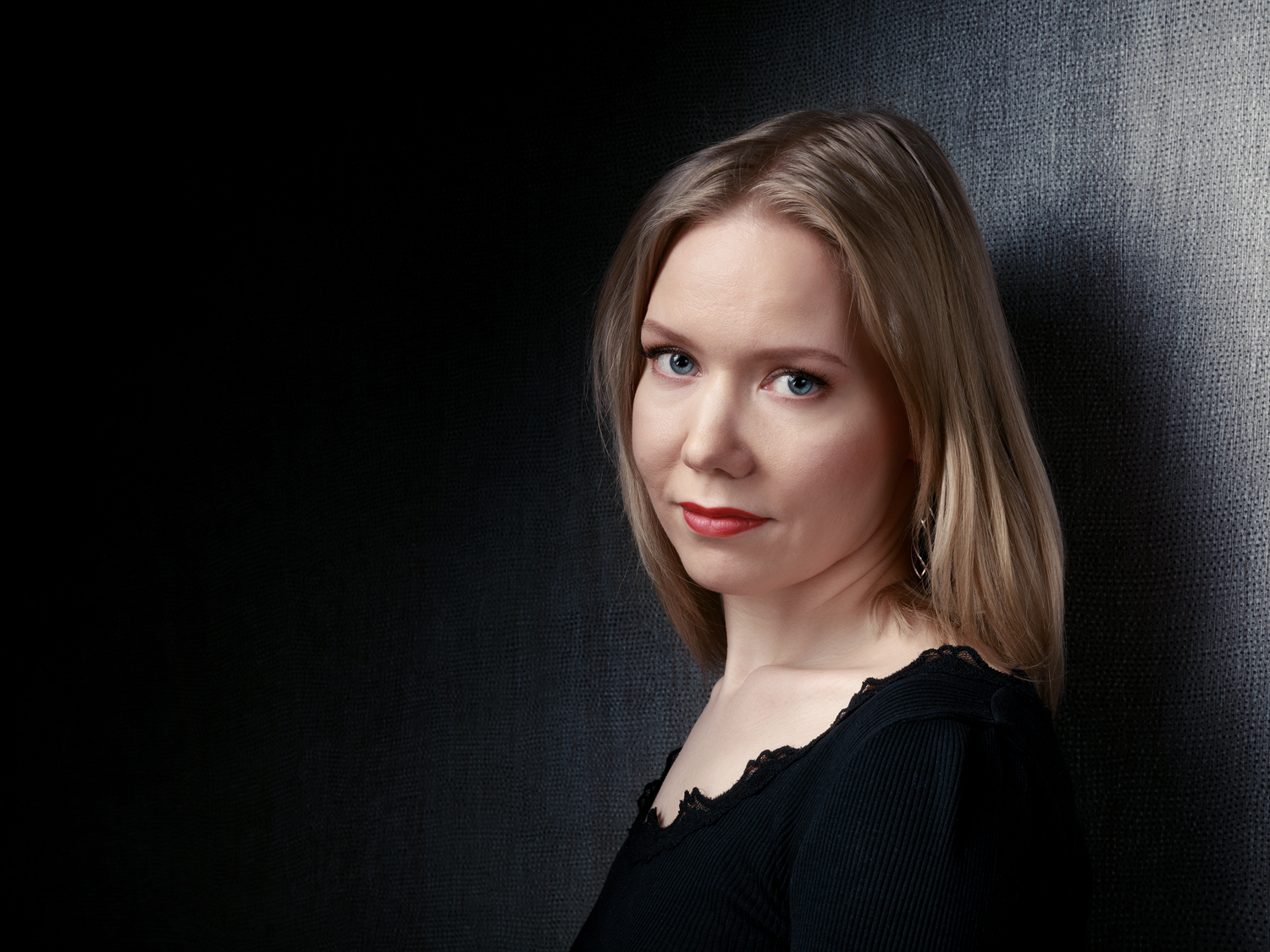 Contact – Sara Larikka